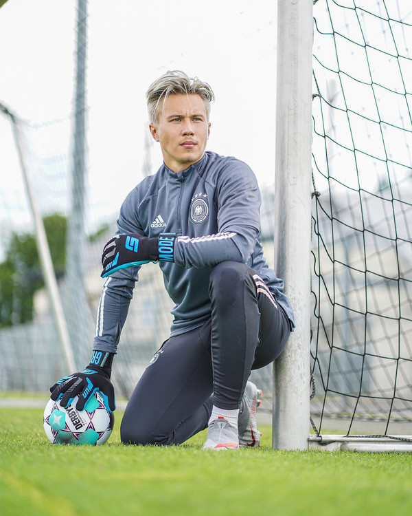 워프코퍼레이션, 스포츠 인플루언서 대거 영입